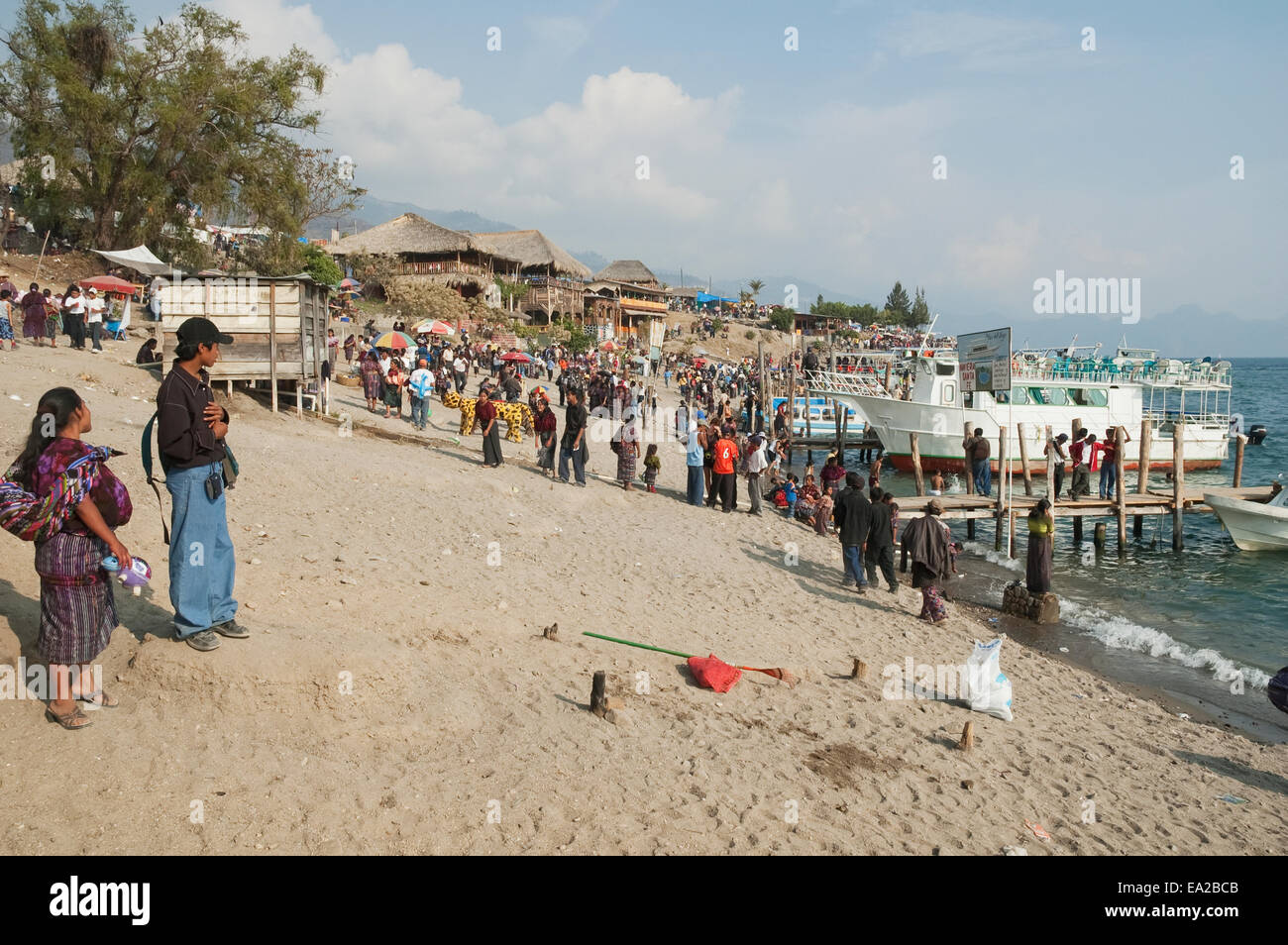 Guatemalans guatemalan maya mayan people hi-res stock photography and ...