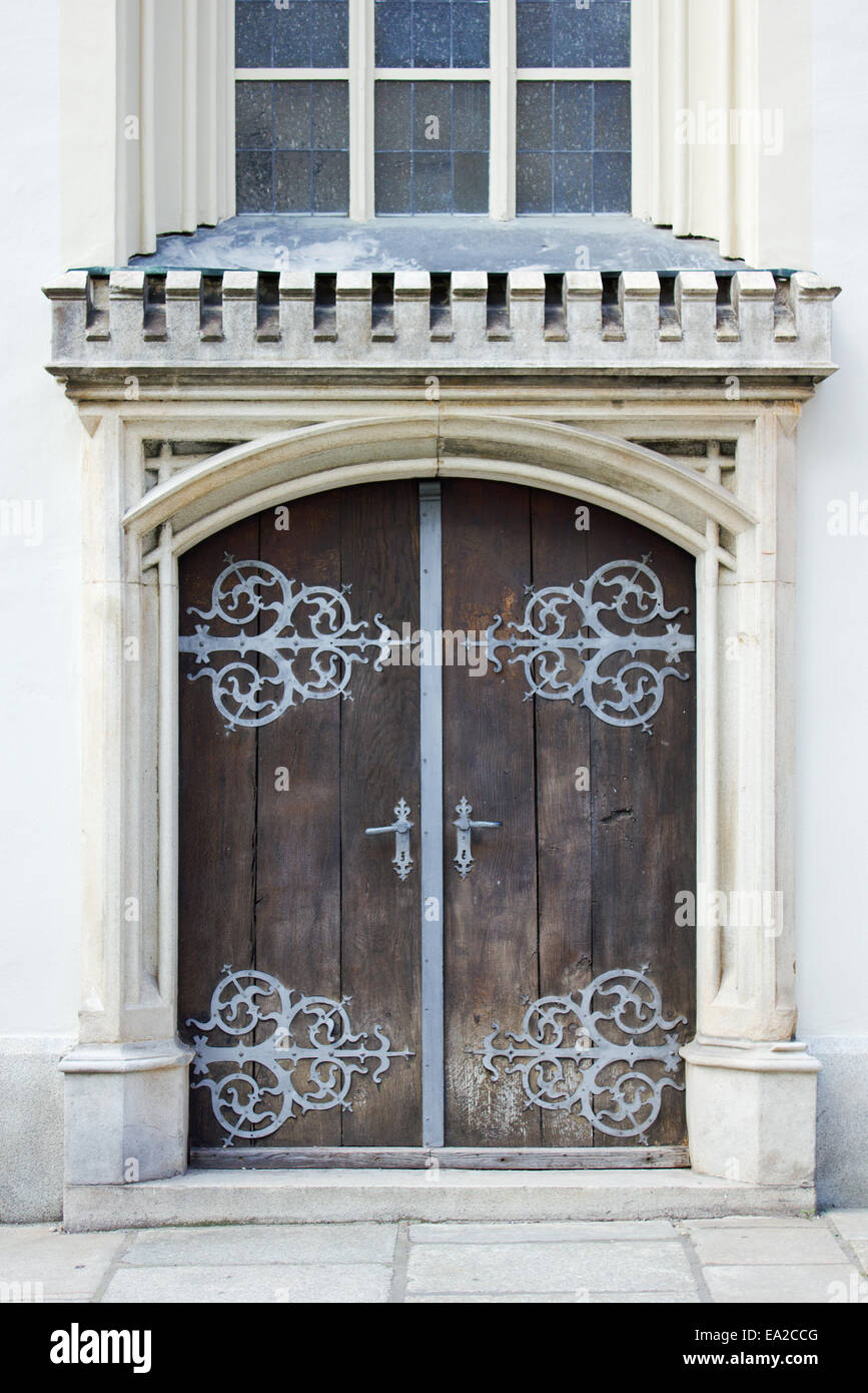 Metal gate old hi-res stock photography and images - Alamy