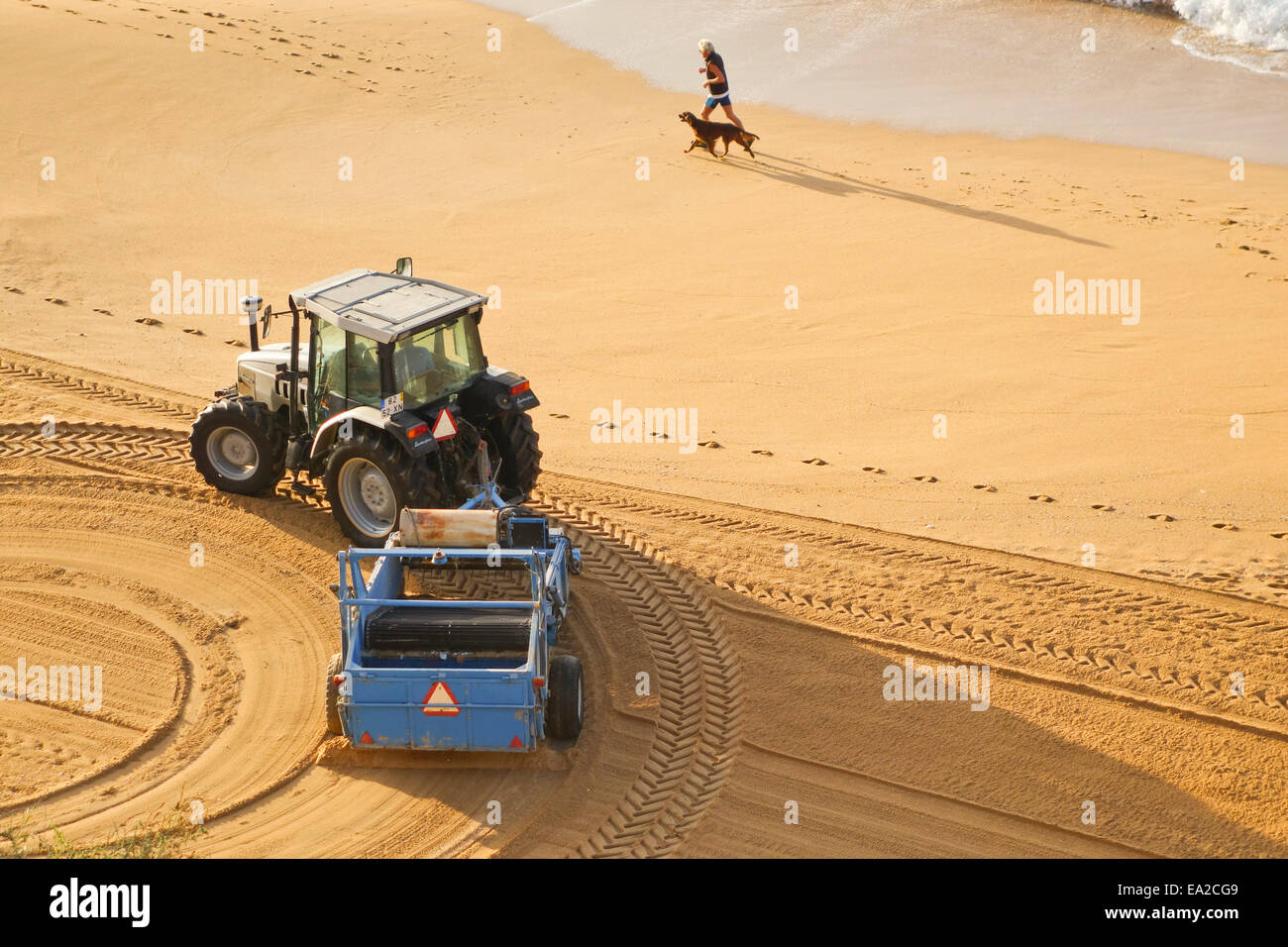 Beach cleaning machine hi-res stock photography and images - Alamy