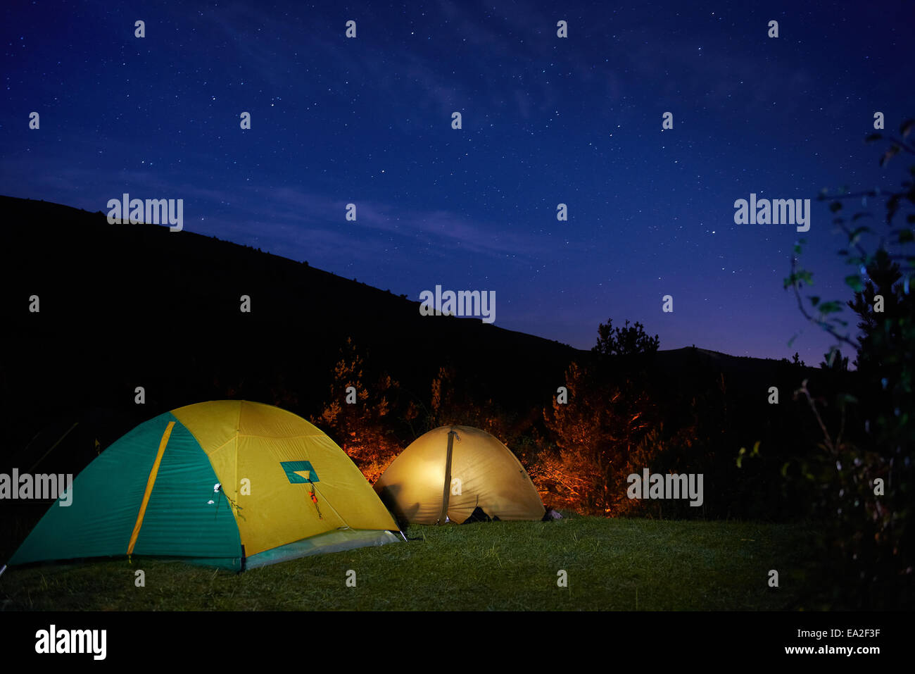 Tent under stars hi-res stock photography and images - Alamy