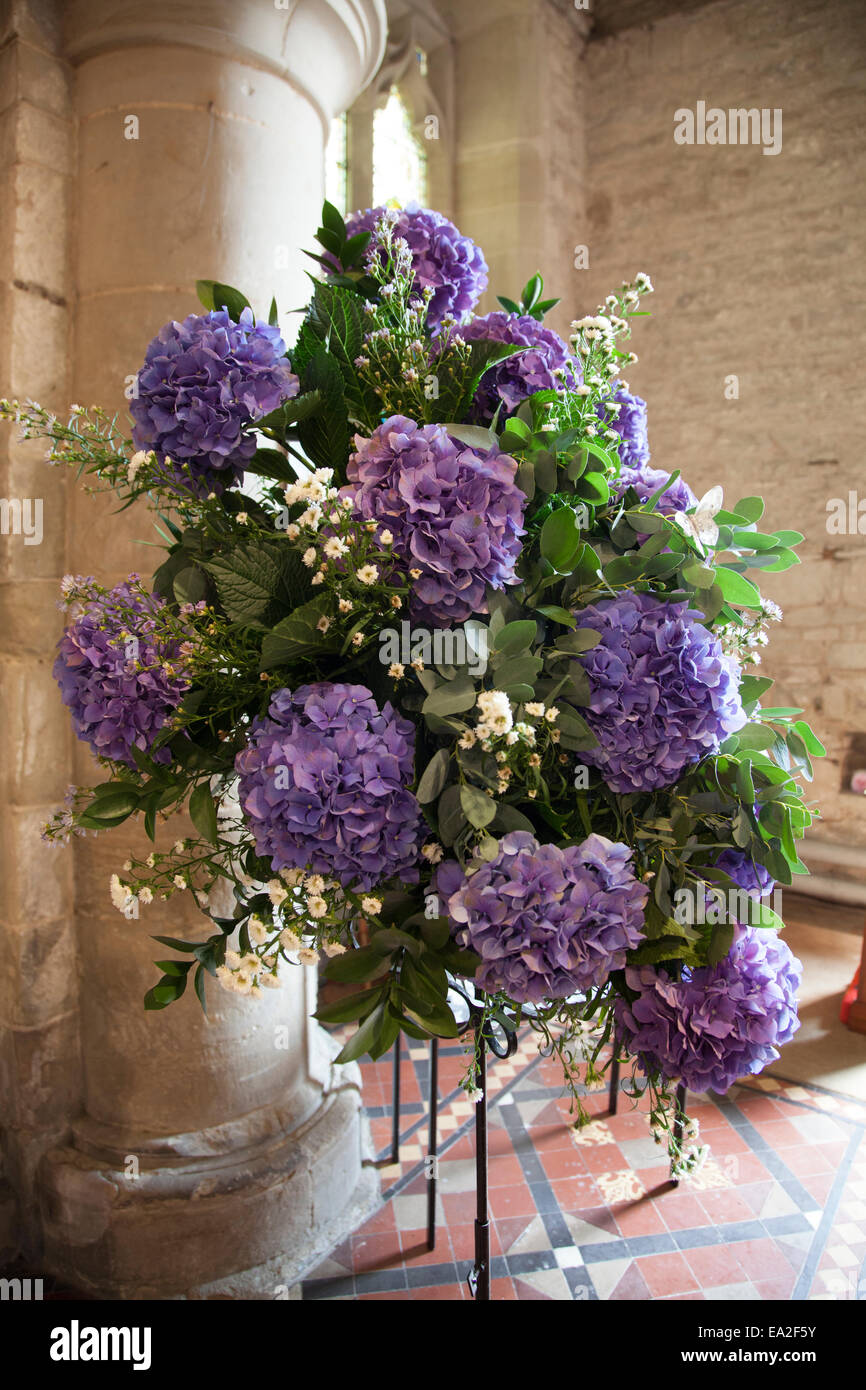 wedding day church flowers Stock Photo - Alamy
