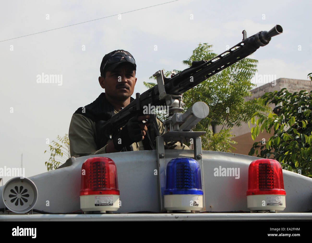 Lahore, Pakistan. 05th Nov, 2014. Pakistan security forces stand high ...