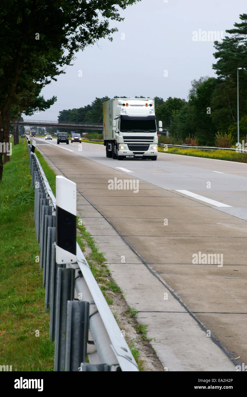 Shrubs highway hi-res stock photography and images - Alamy
