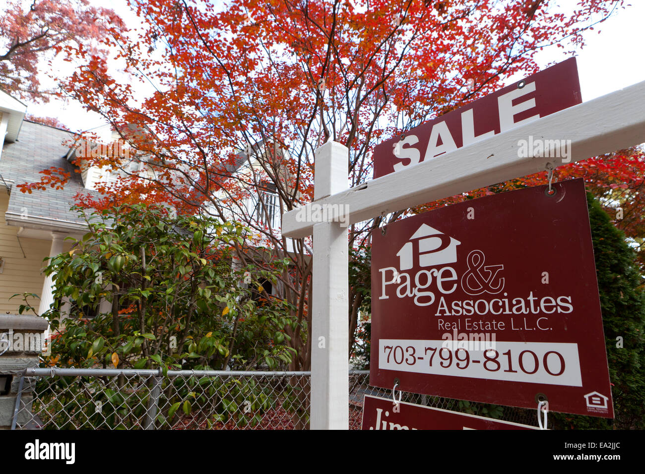 House for sale sign hi-res stock photography and images - Alamy