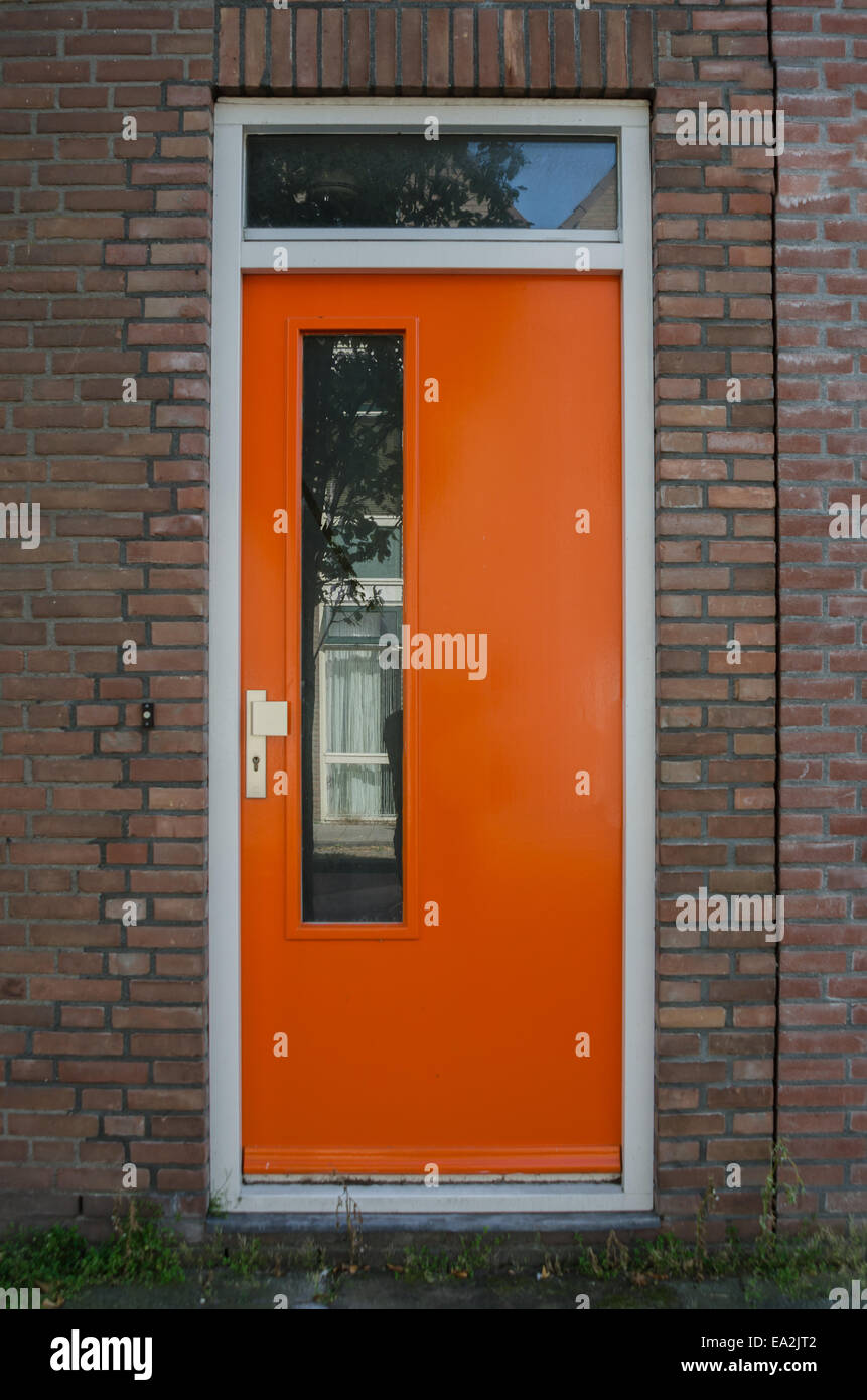Orange door hi-res stock photography and images - Alamy