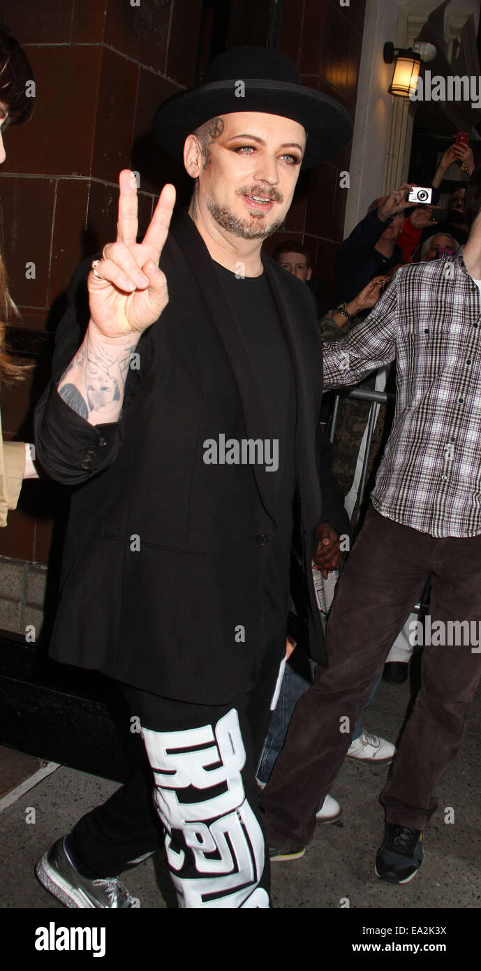 New York, USA. 5th Nov, 2014. Singer BOY GEORGE seen in Midtown ...