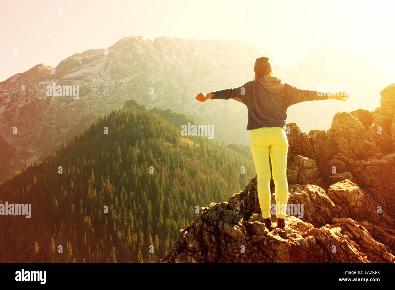 Women feel freedom in mountains scenery. Freedom conceptual image Stock ...