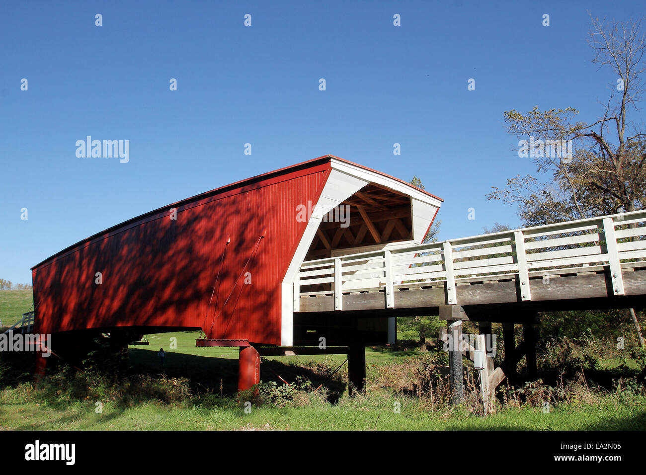 Winterset, IOWA, USA. 11th Oct, 2014. Cedar Bridge is one of the six ...