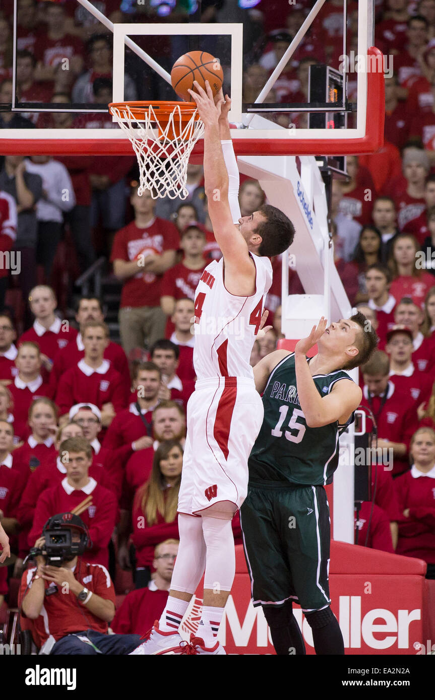 November 5, 2014: Wisconsin Badgers forward Frank Kaminsky #44 scores ...