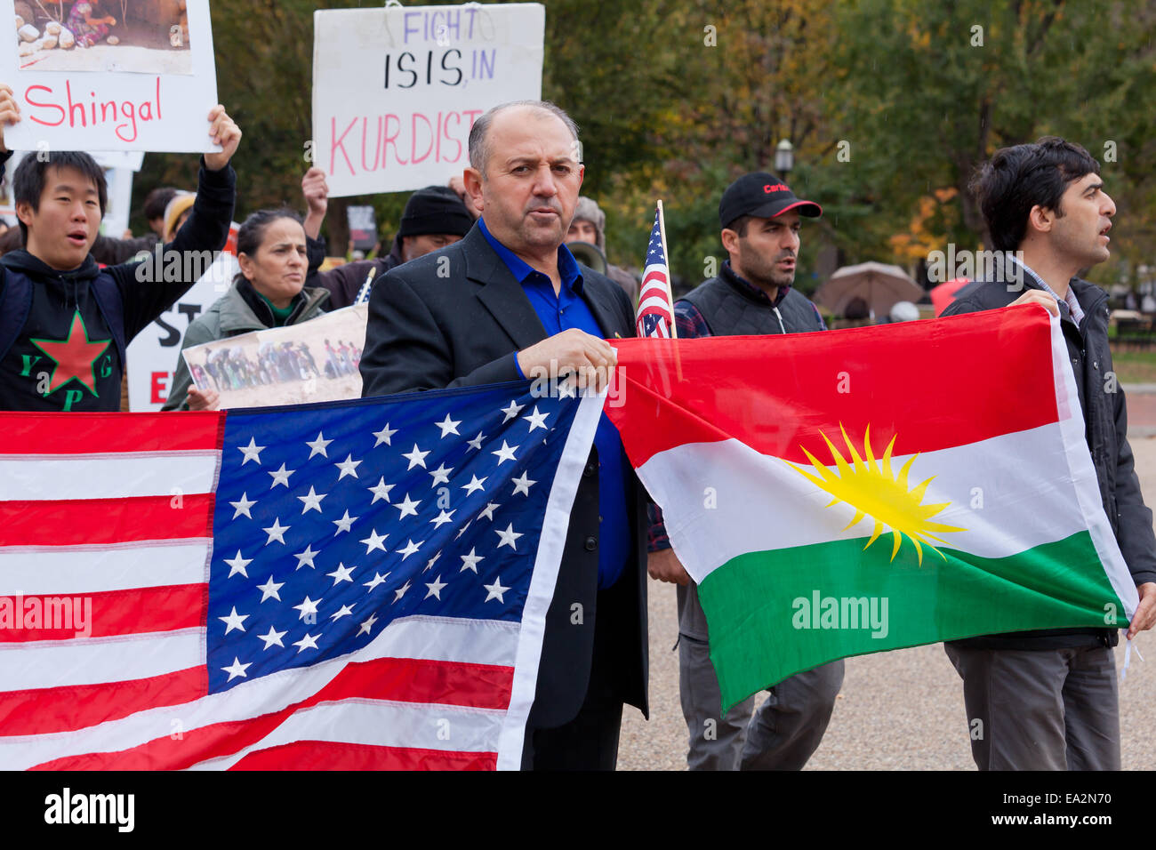 Kurdish-Americans protesting in front of the White House against ISIS ...