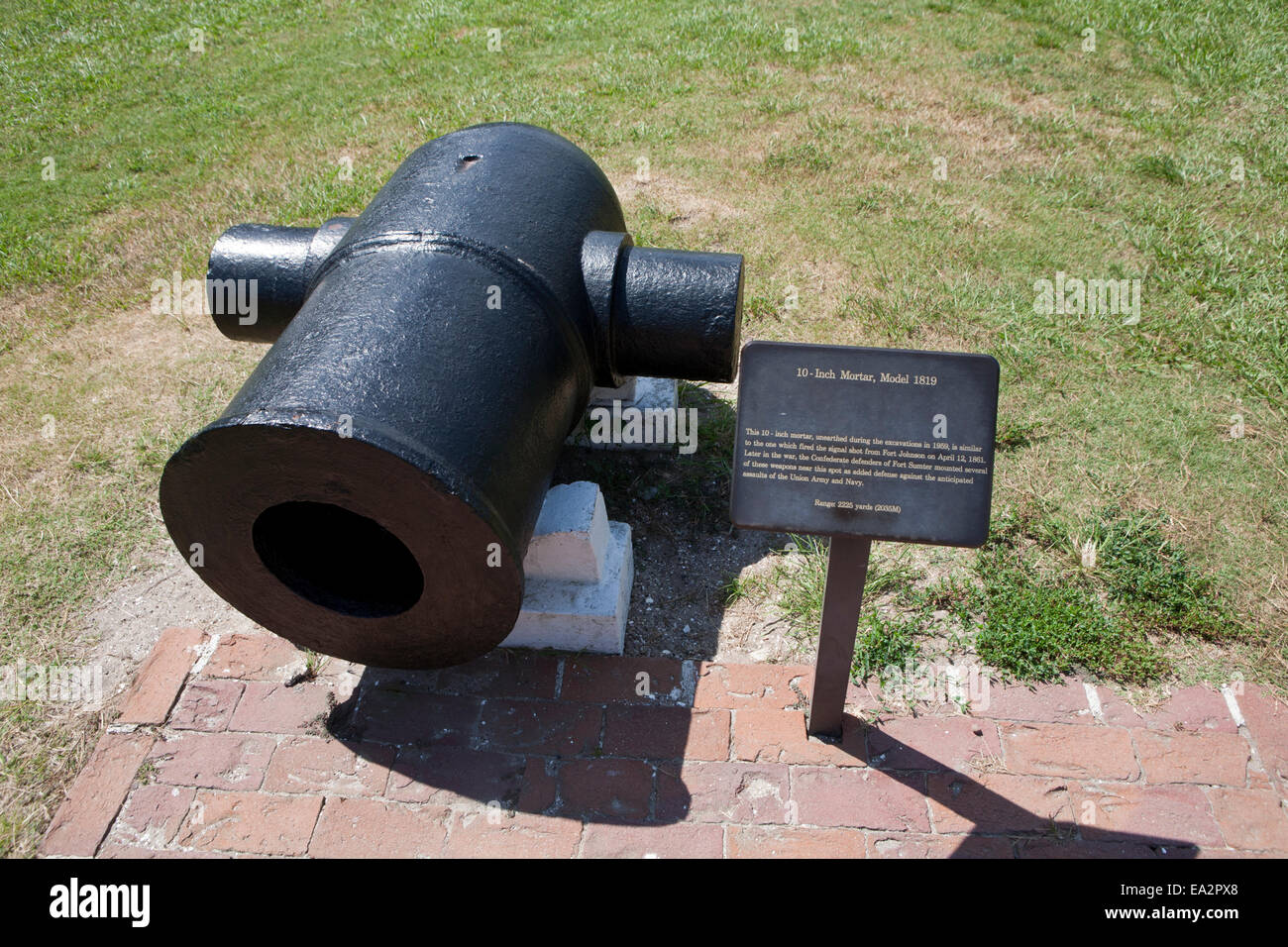 10 inch mortar hi-res stock photography and images - Alamy