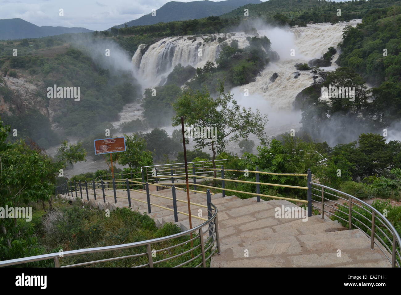 Shivanasamudra falls - Gaganachukki & Barachukki Stock Photo - Alamy