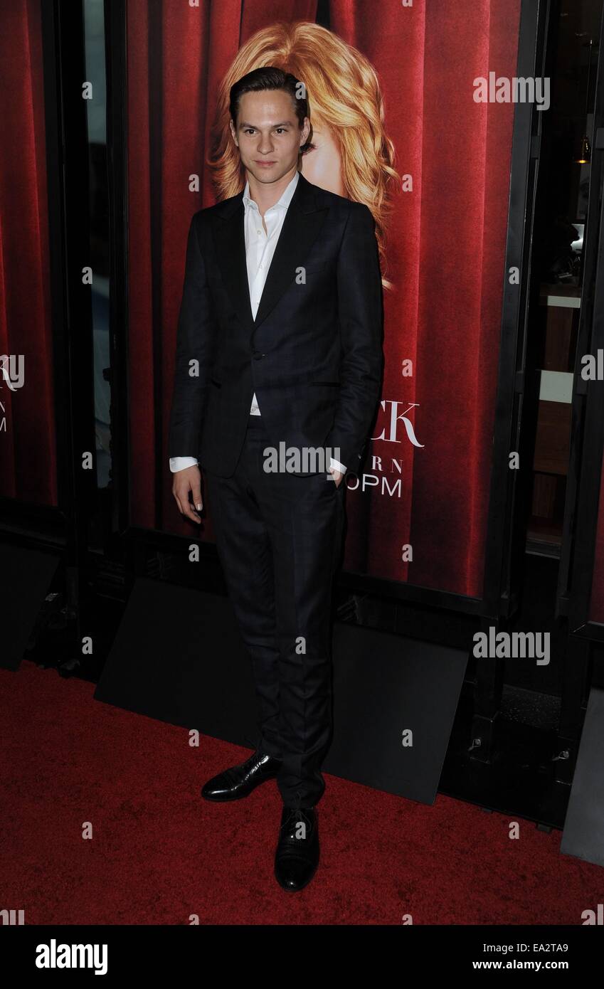 Los Angeles, CA, USA. 5th Nov, 2014. Mark Young at arrivals for HBO's ...