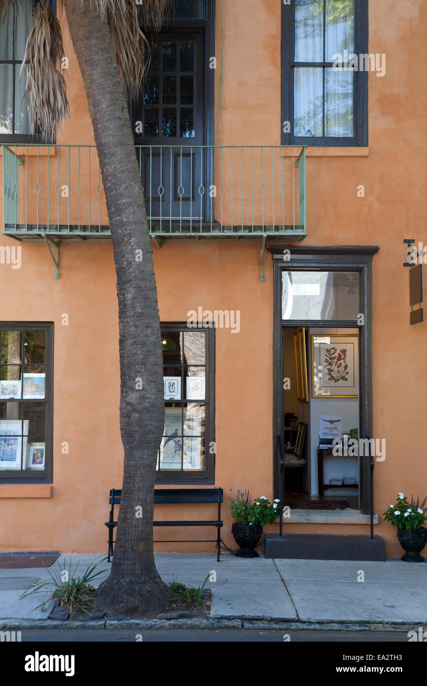 Gallery storefront hi-res stock photography and images - Alamy