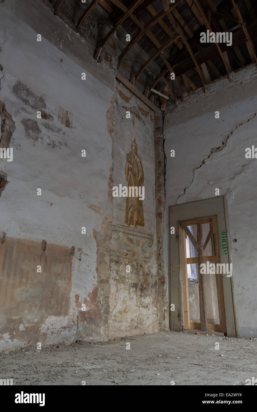 Interiors of an abandoned madhouse in the downtown Stock Photo - Alamy