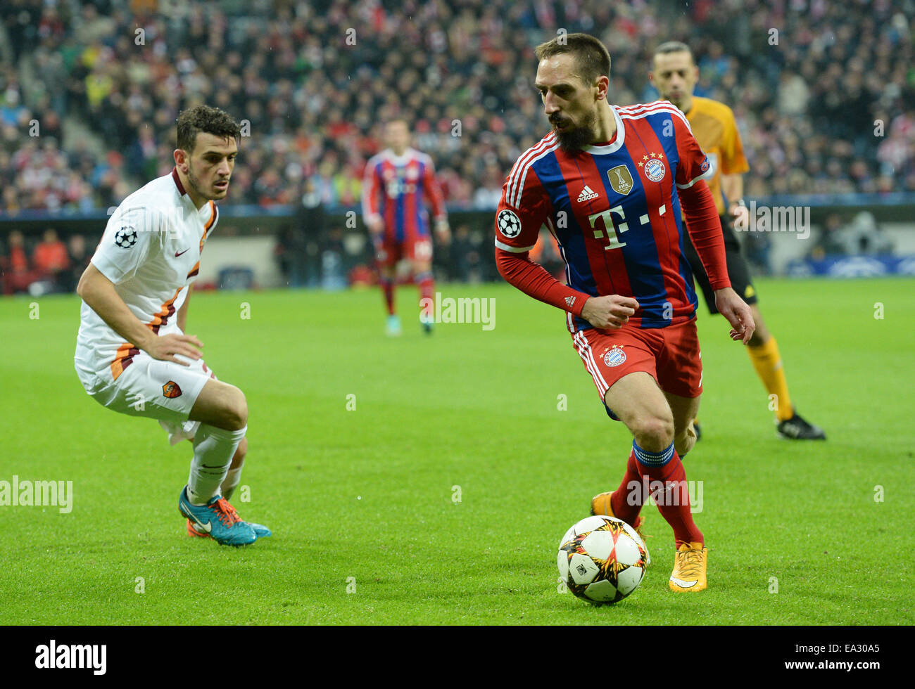 Munich, Germany. 05th Nov, 2014. Munich's Franck Ribery (R) and Rome's ...