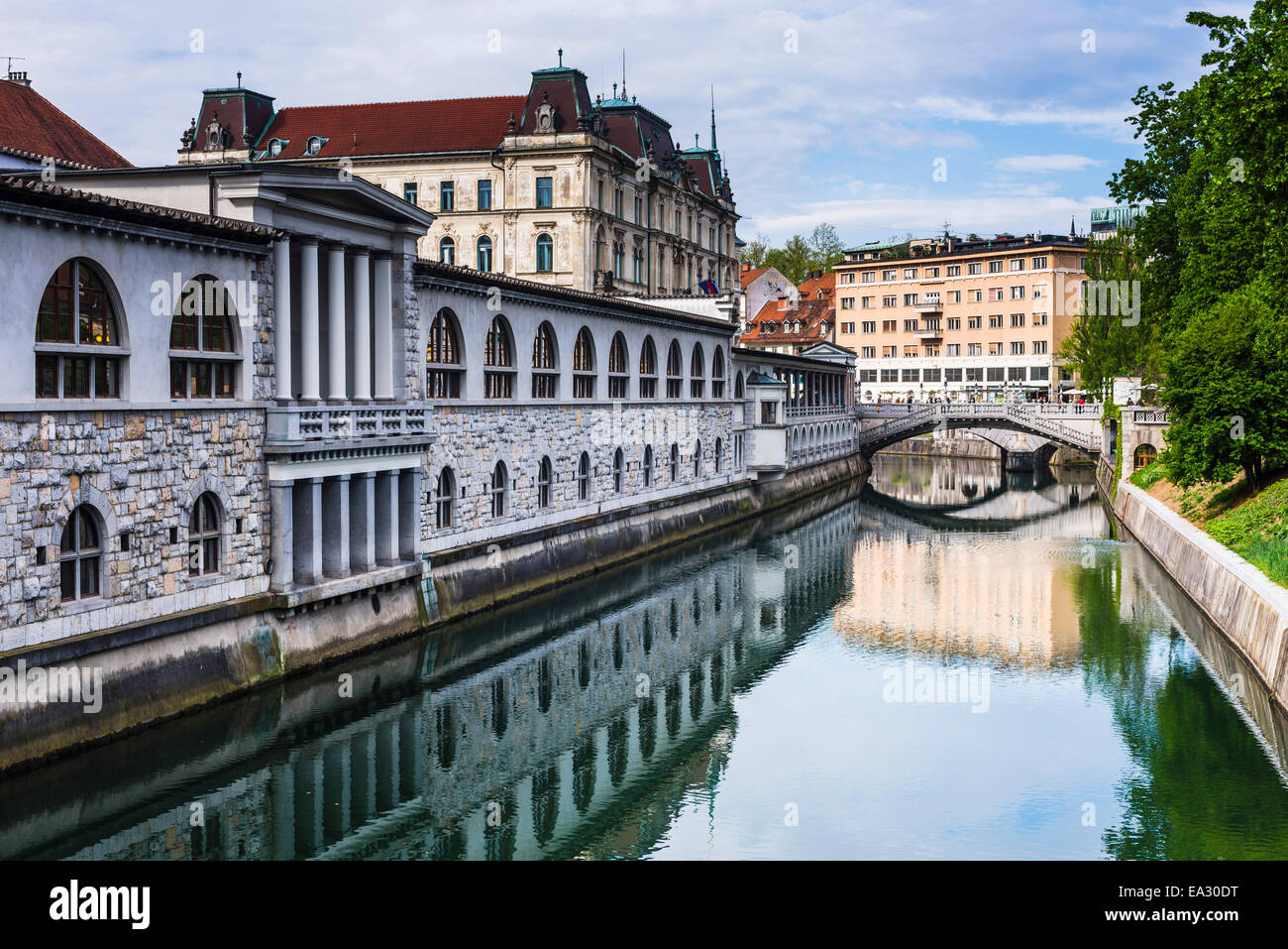 Ljubljana triple bridge (Tromostovje) and Ljubljanica River, Ljubljana ...