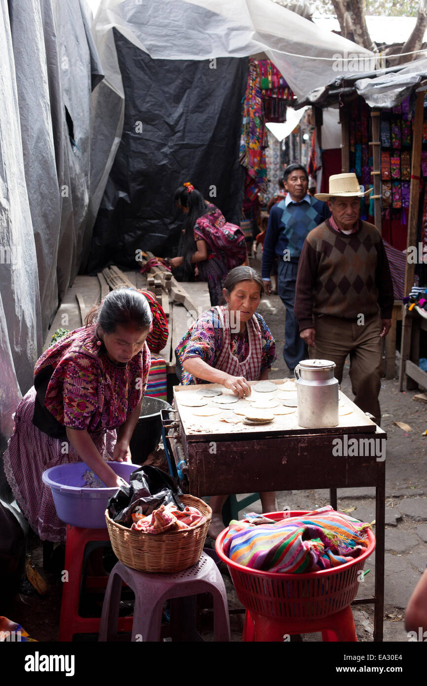 Chichicastenango market stall hi-res stock photography and images - Alamy