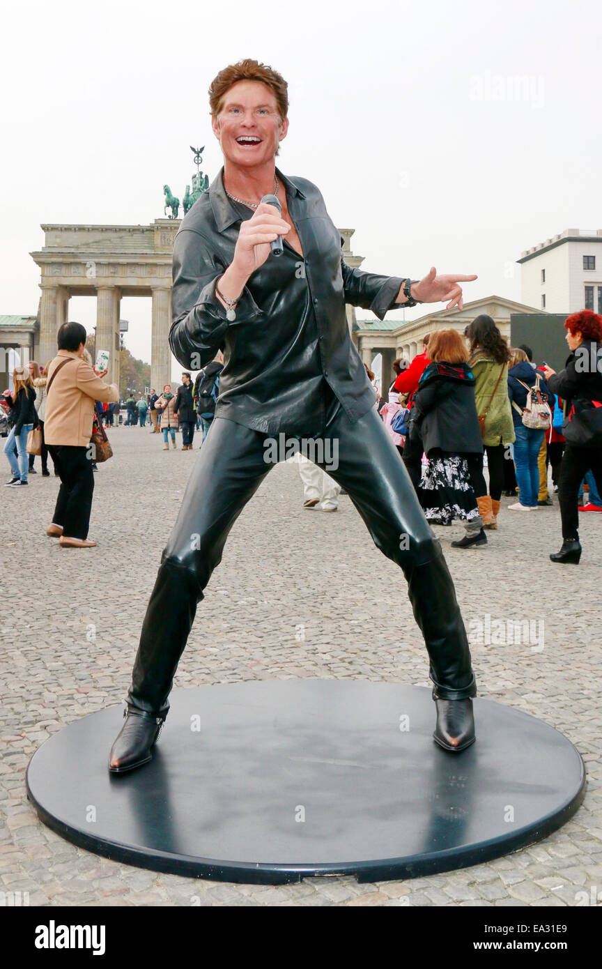 David hasselhoff berlin wall 1989 hi-res stock photography and images ...