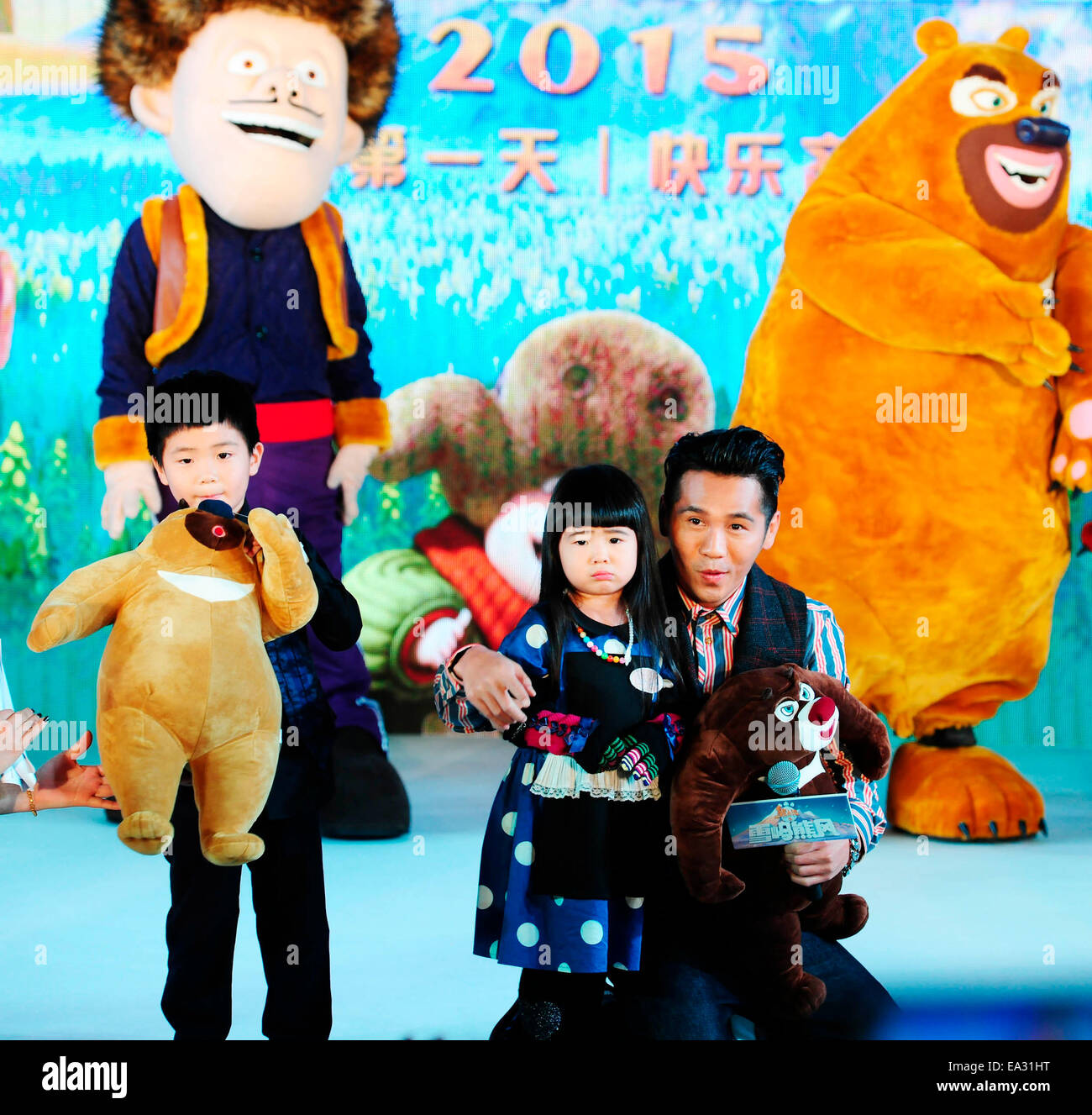 Gary Cao brings his children Grace and Joe to the press conference of ...