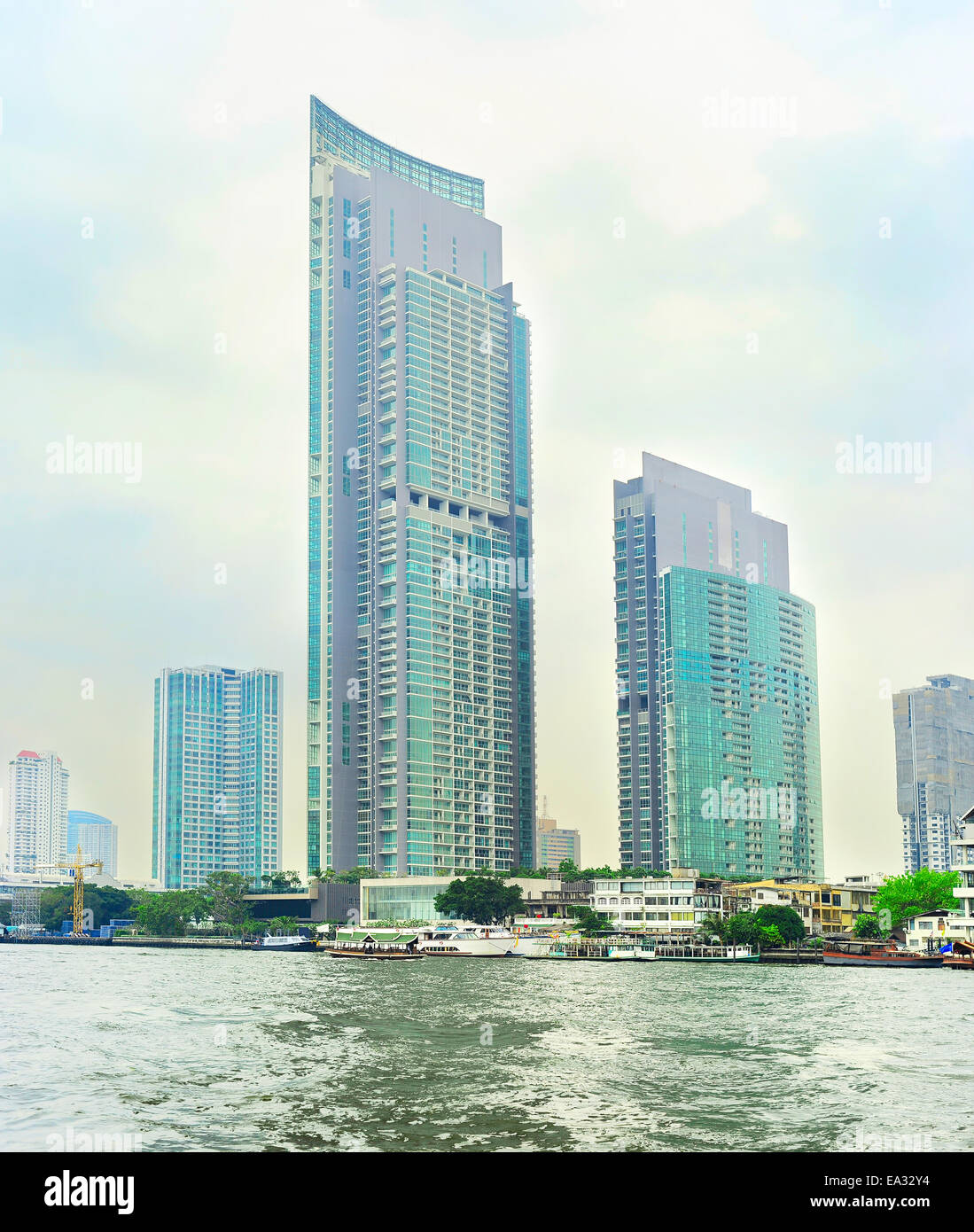 Skyscrapers in bangkok hi-res stock photography and images - Alamy