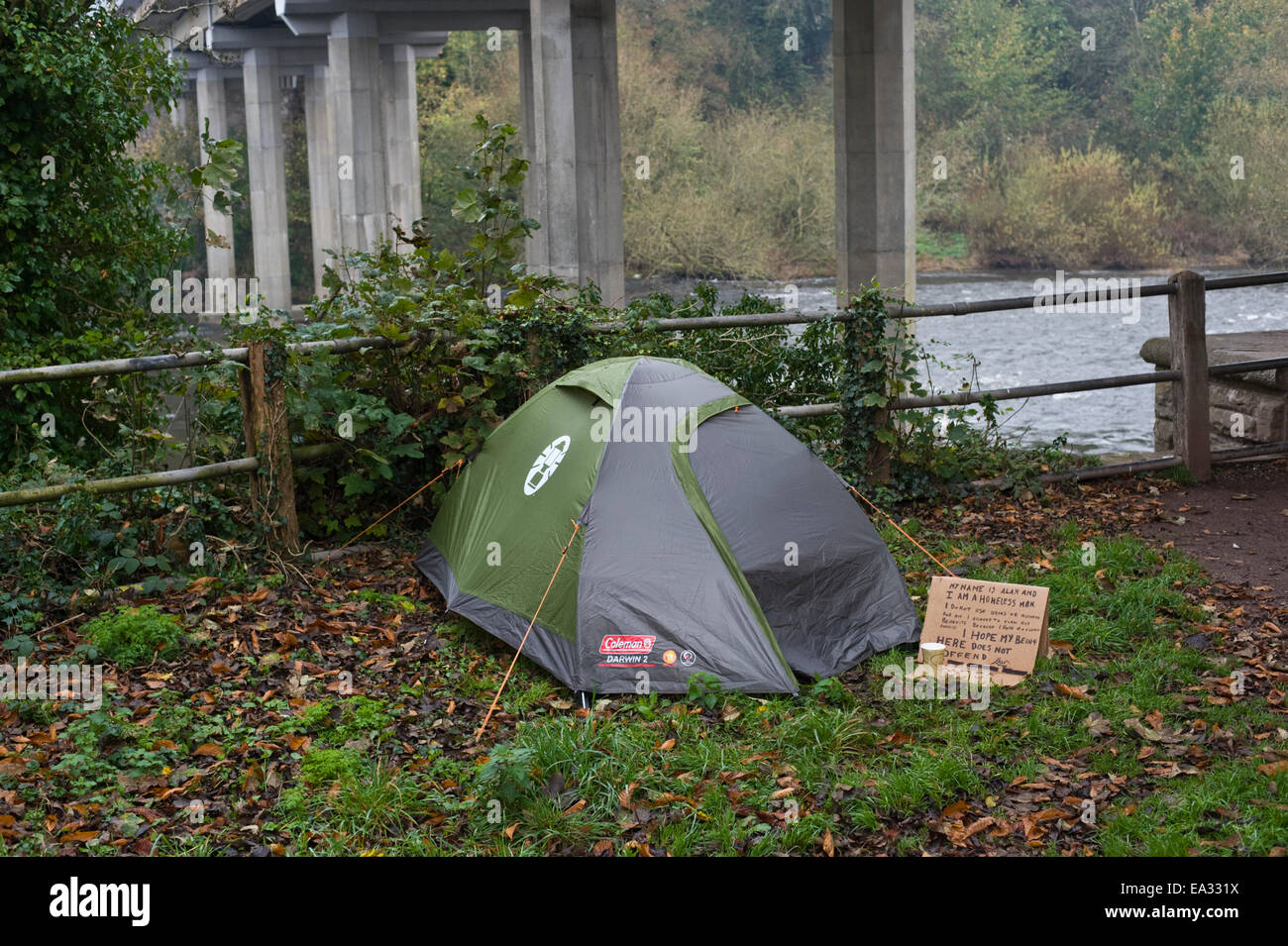 Homeless under bridge hi-res stock photography and images - Alamy