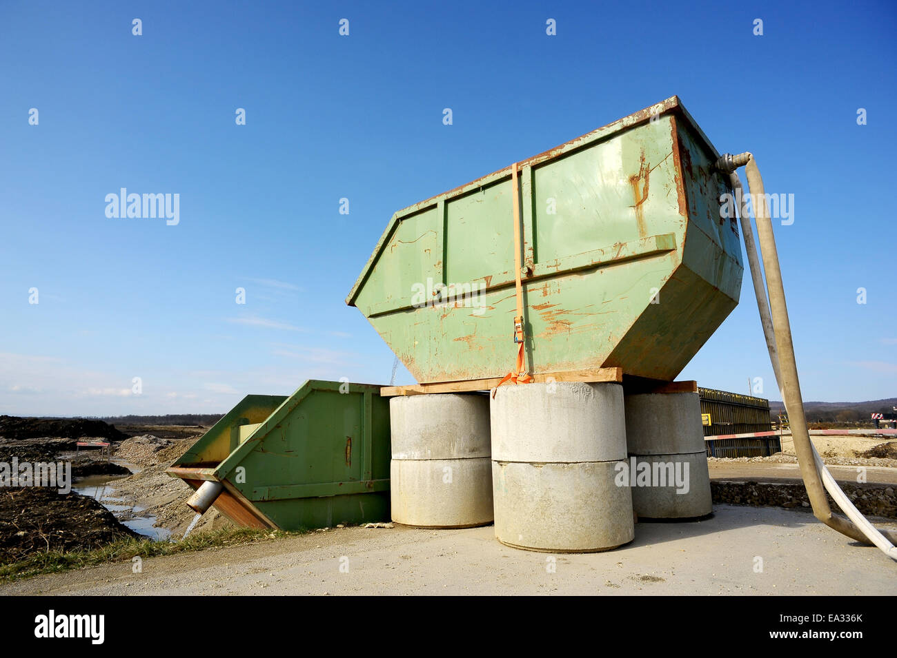 Construction container hi-res stock photography and images - Alamy