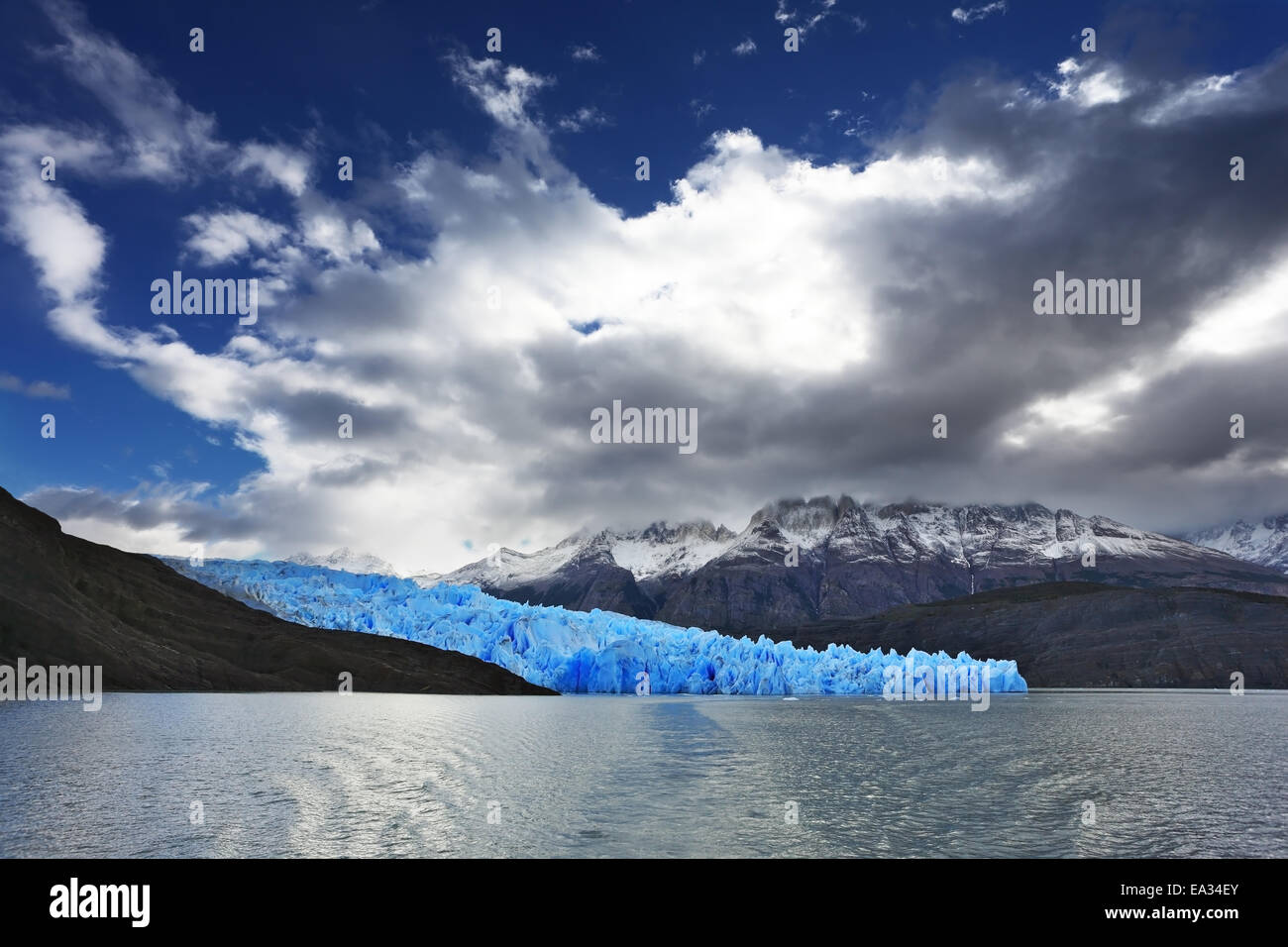 Ice over hi-res stock photography and images - Alamy