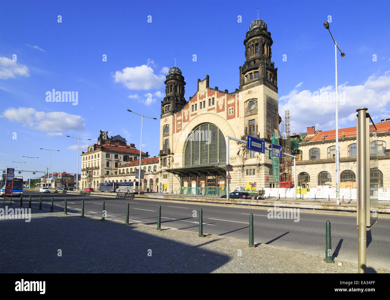 Main central train station hi-res stock photography and images - Alamy