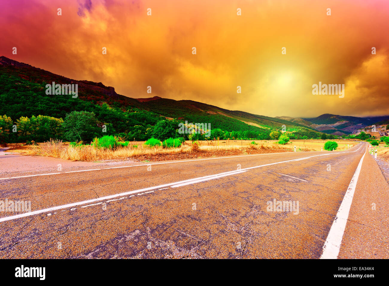 Mountai road landscape hi-res stock photography and images - Alamy