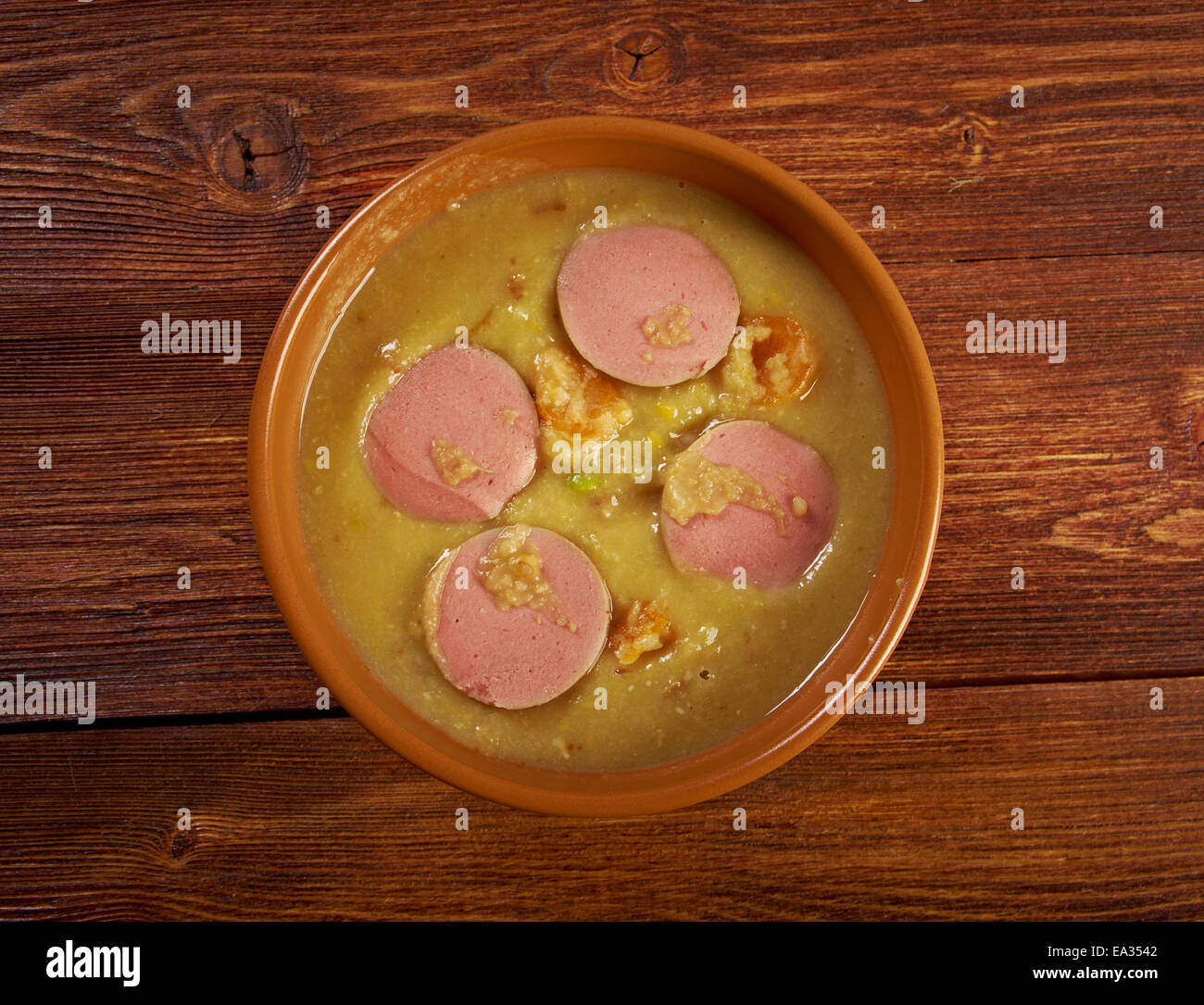 Erwtensoep pea soup Stock Photo - Alamy