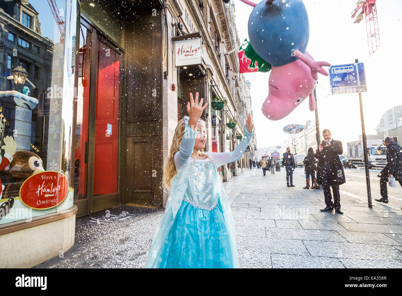 Hamleys christmas window display hi-res stock photography and images ...