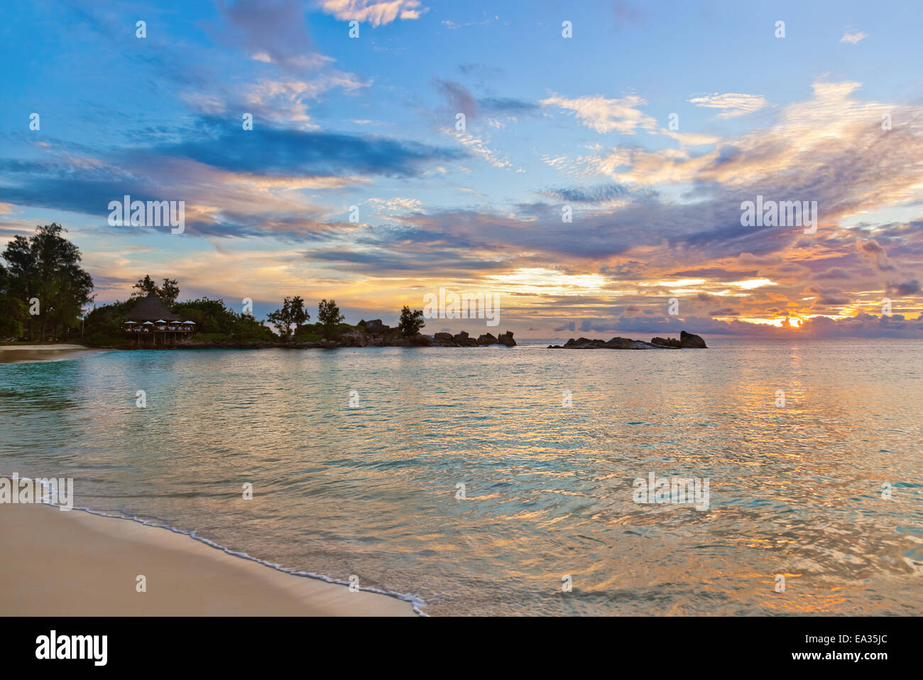 Seychelles tropical hi-res stock photography and images - Alamy