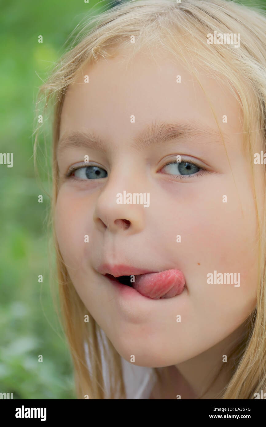 Cute girl faces hi-res stock photography and images - Alamy