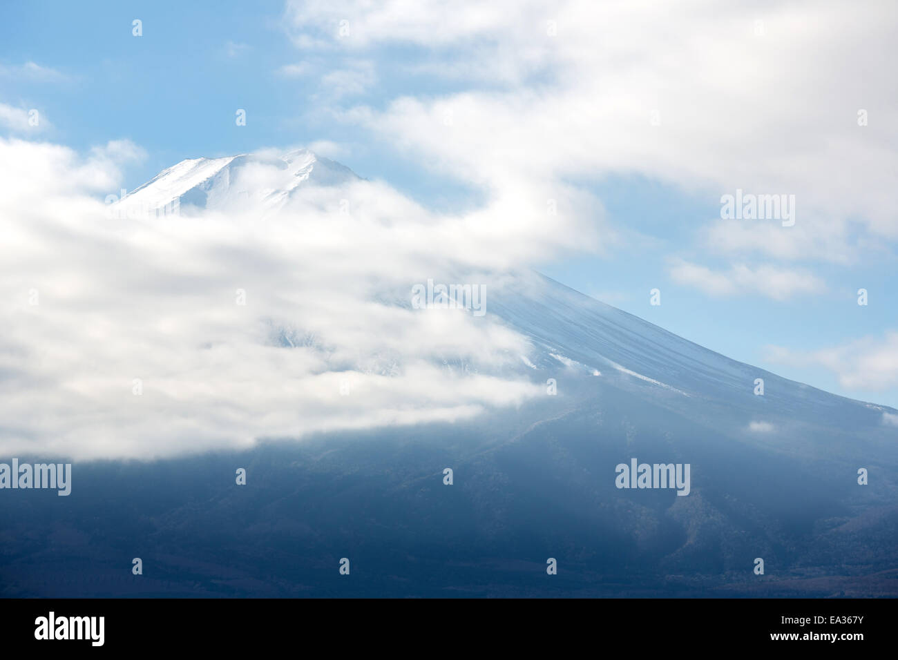Mountain Fuji Cloudy Japan Stock Photo - Alamy