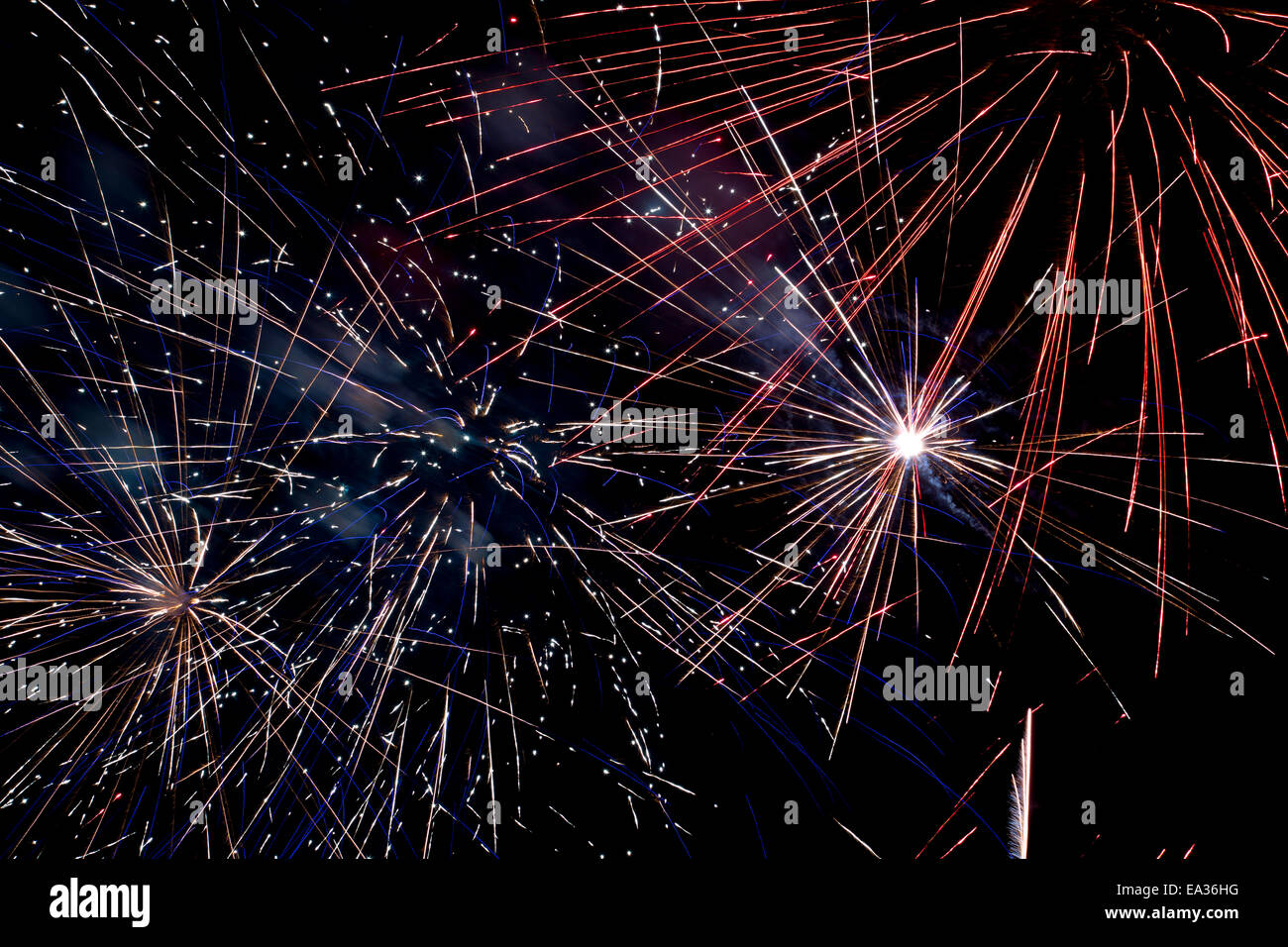 Guildford, Surrey, UK. 5th November, 2014. Stunning Fireworks pictured ...
