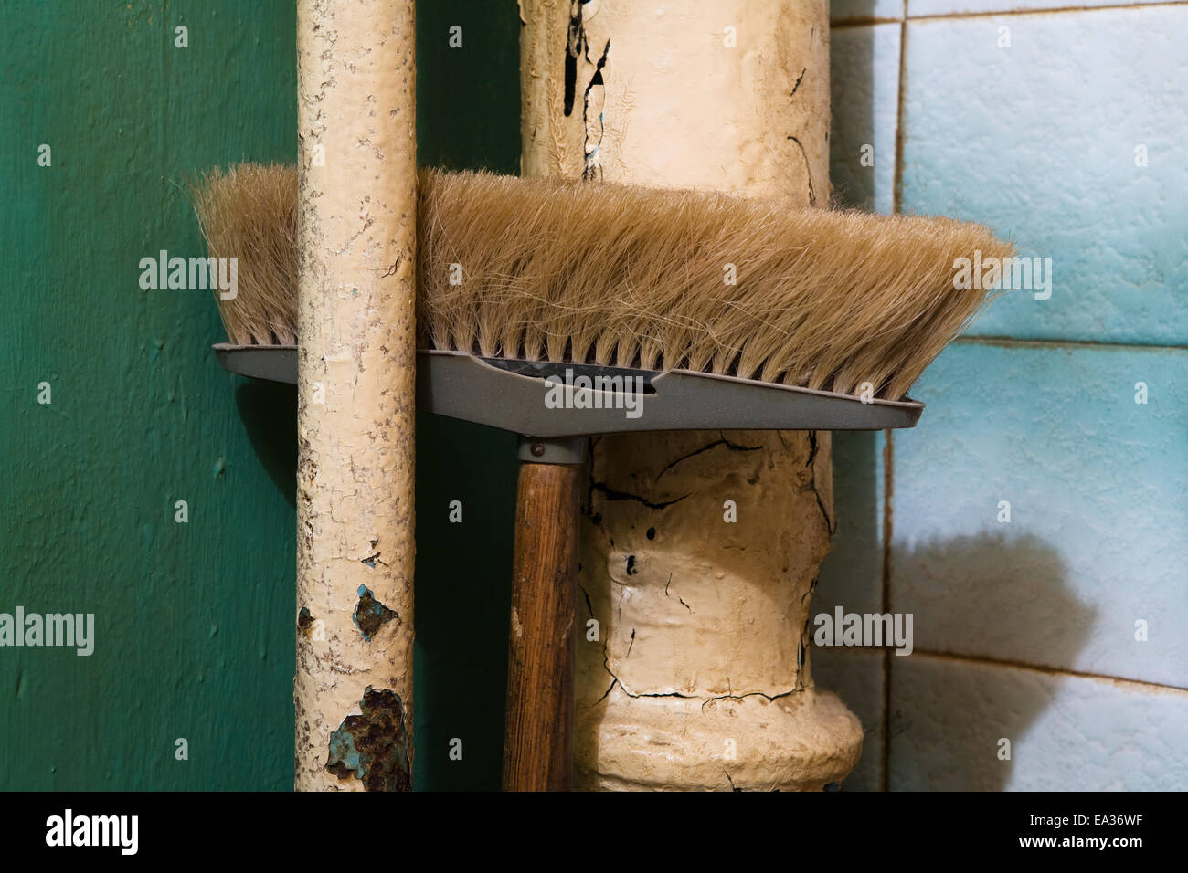 Old mop hi-res stock photography and images - Alamy