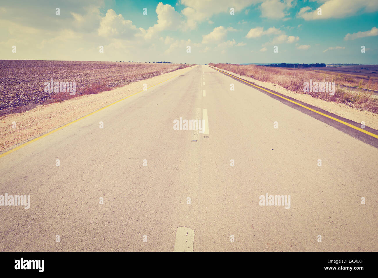 Old road middle east hi-res stock photography and images - Alamy