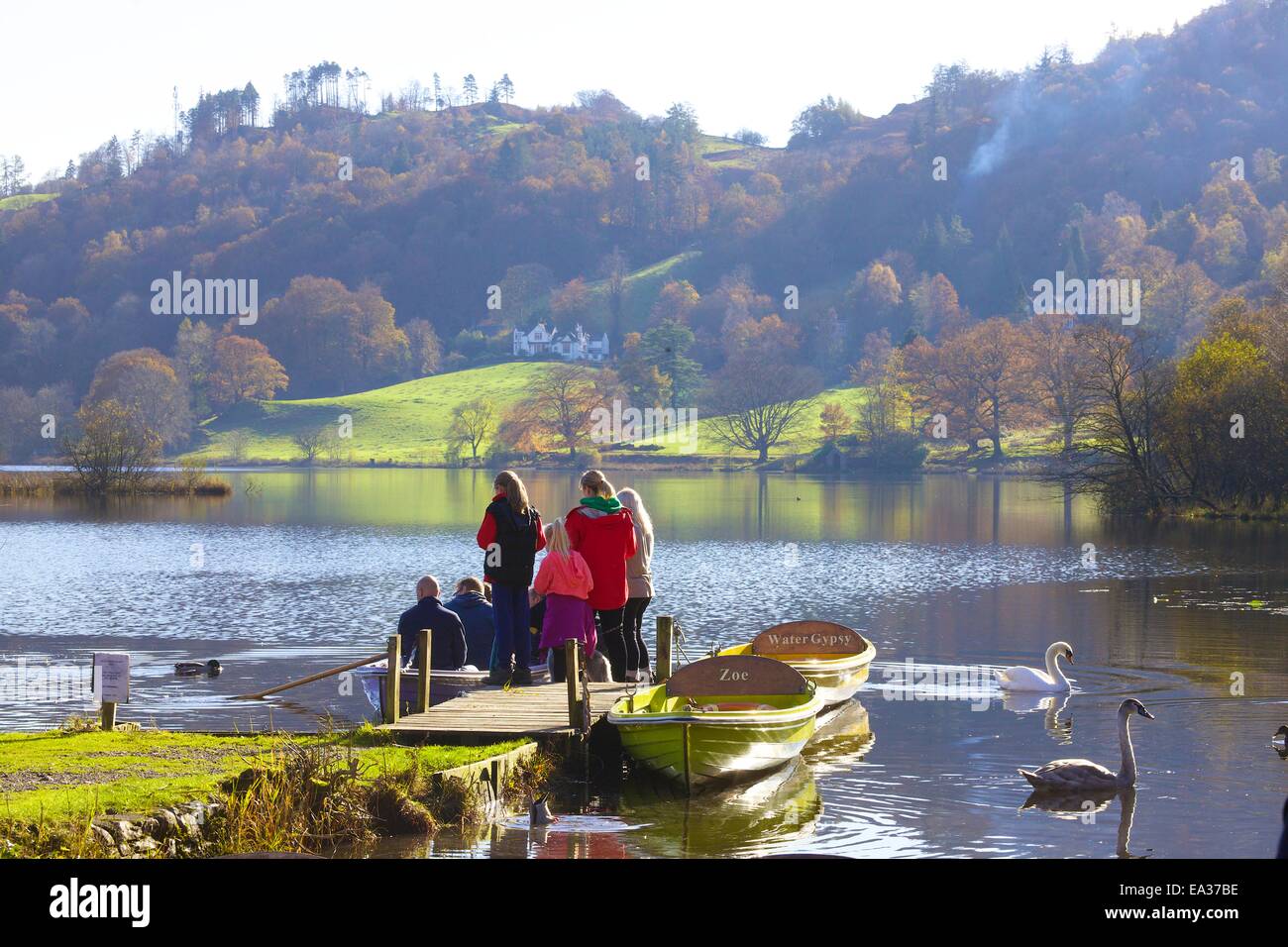 Family ready to go boating on Grasmere, Lake District National Park ...