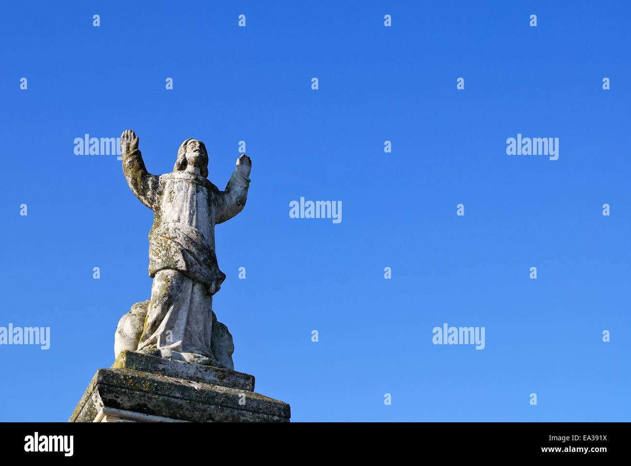 Statue of jesus praying hi-res stock photography and images - Alamy