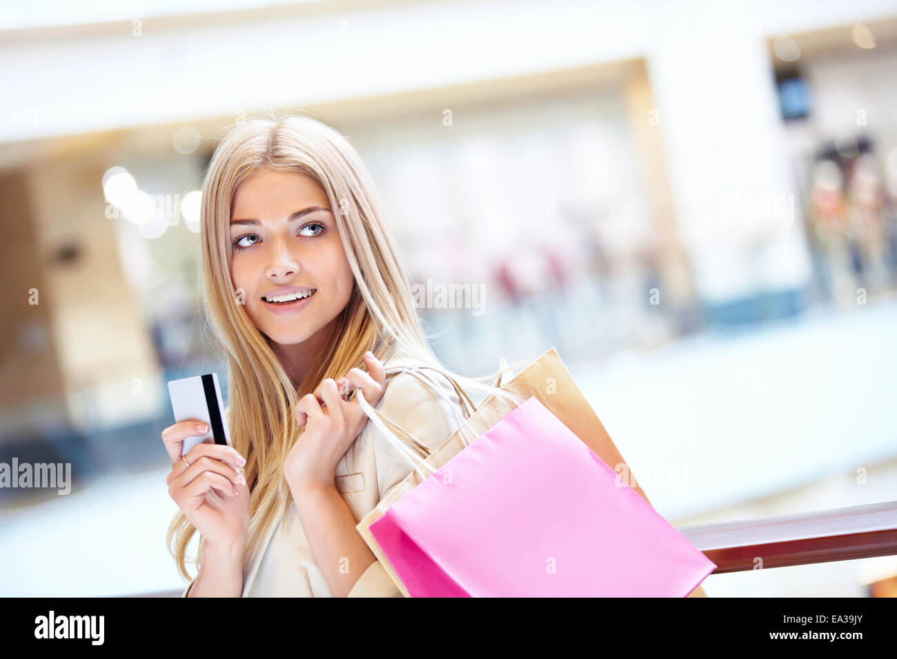 Beautiful shopaholic hi-res stock photography and images - Alamy