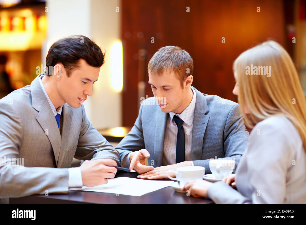 Businessmen hi-res stock photography and images - Alamy