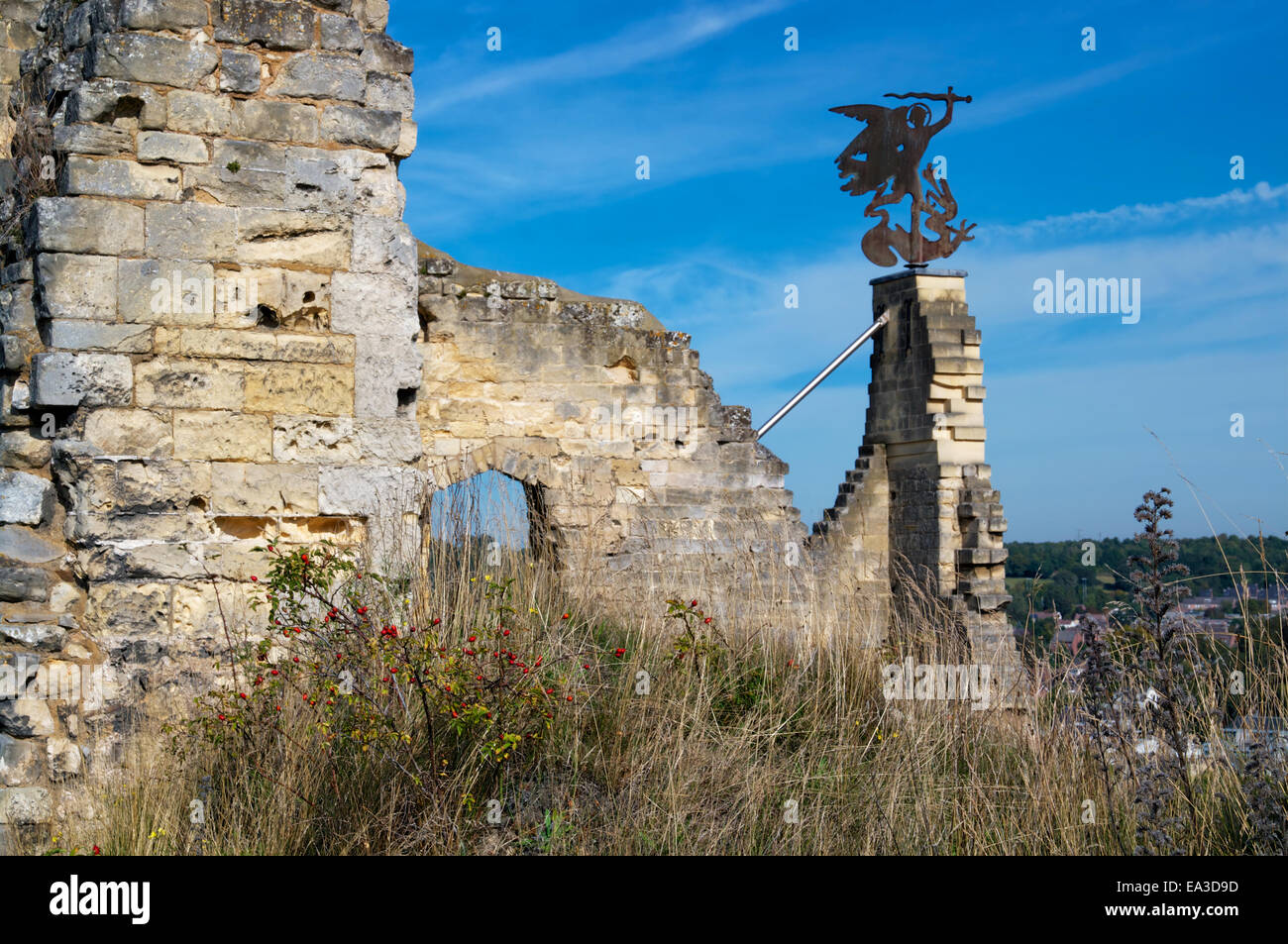 Castle destroyed hi-res stock photography and images - Alamy