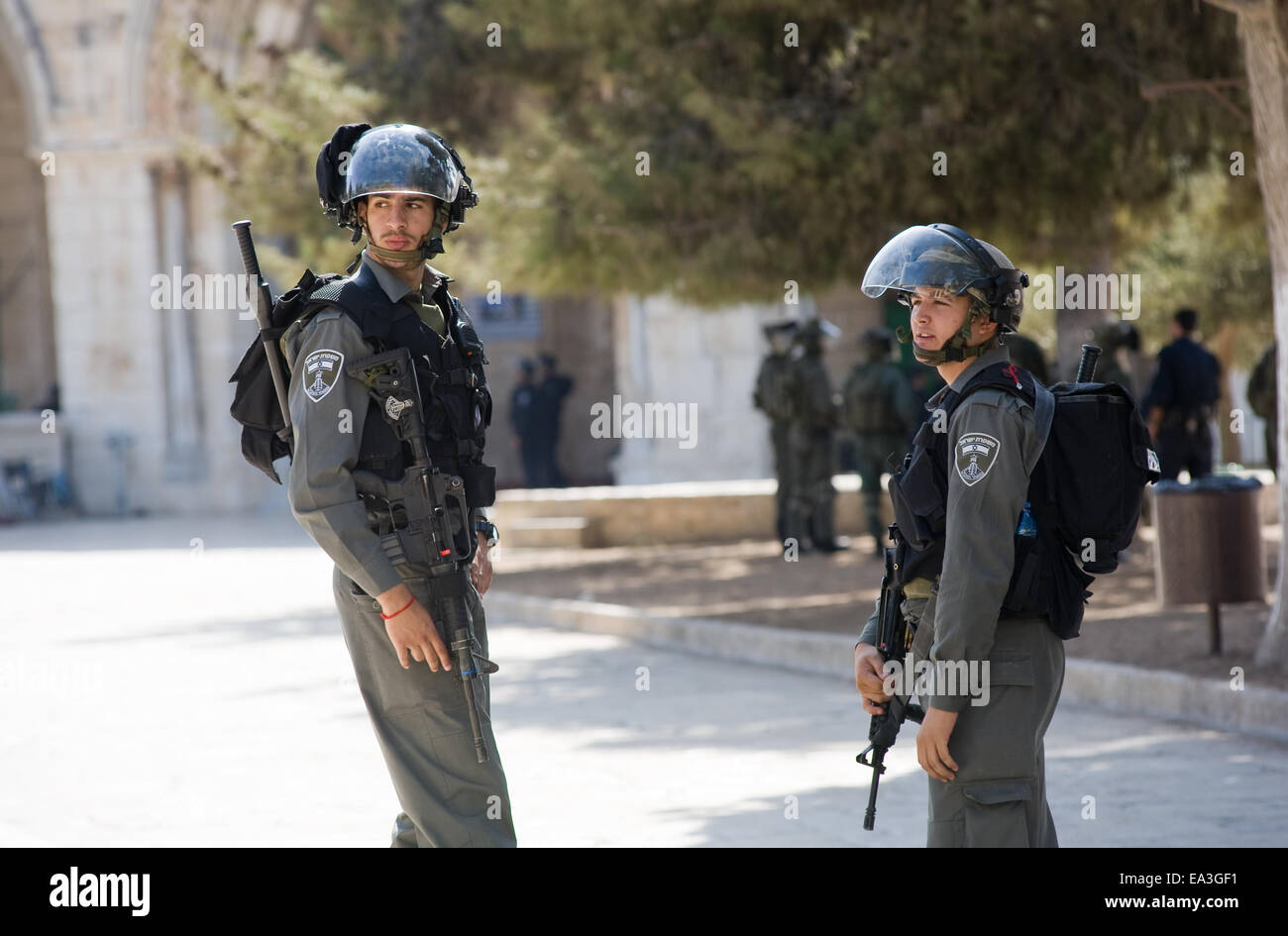 Jews demonstrating mosque hi-res stock photography and images - Alamy