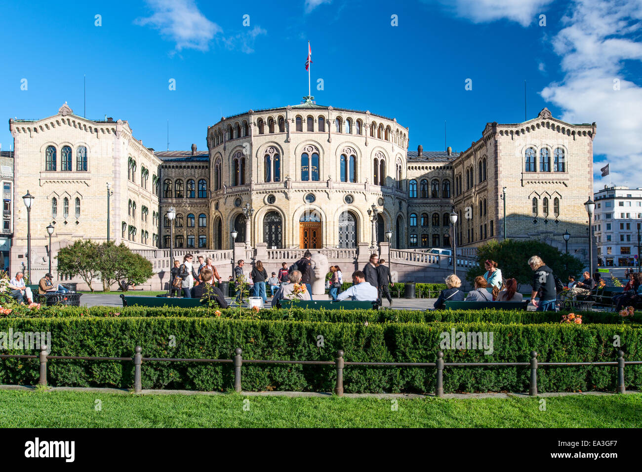 Storting square hi-res stock photography and images - Alamy