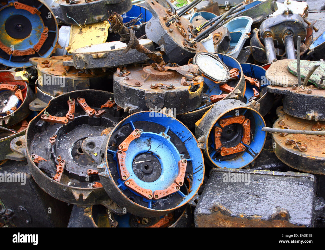 Scrap parts hi-res stock photography and images - Alamy