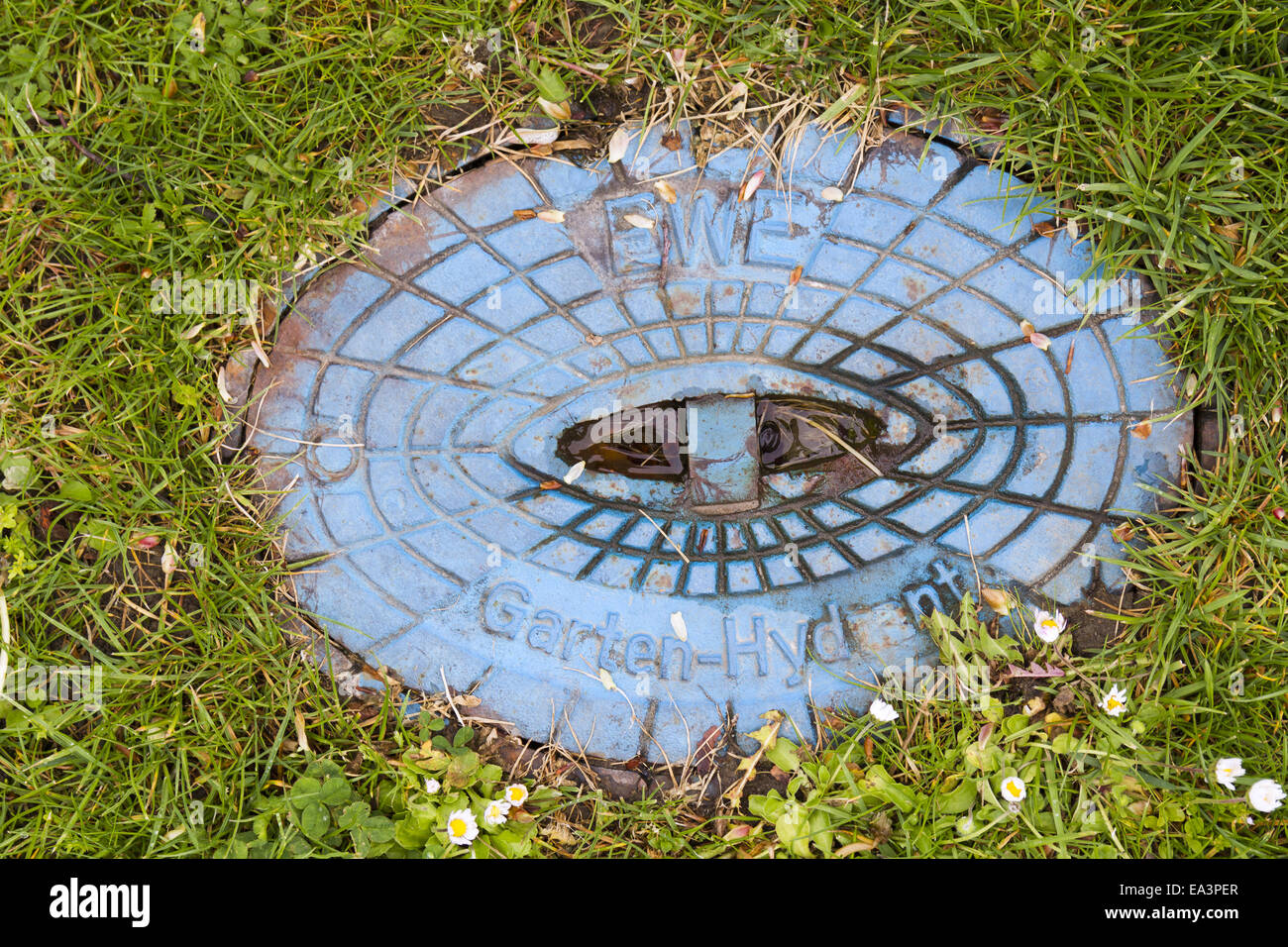 Underground hydrant hi-res stock photography and images - Alamy