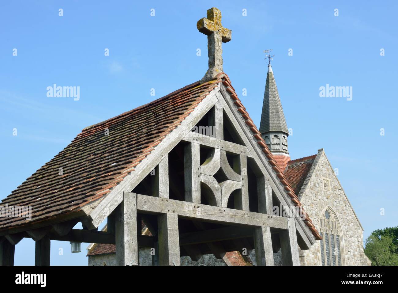 English uk traditional entrance lychgate hi-res stock photography and ...