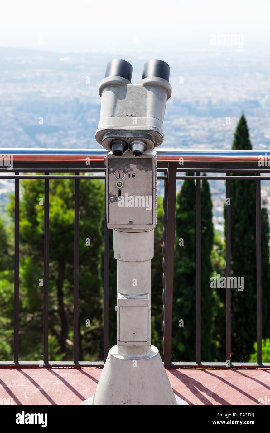 a device for observing Stock Photo - Alamy