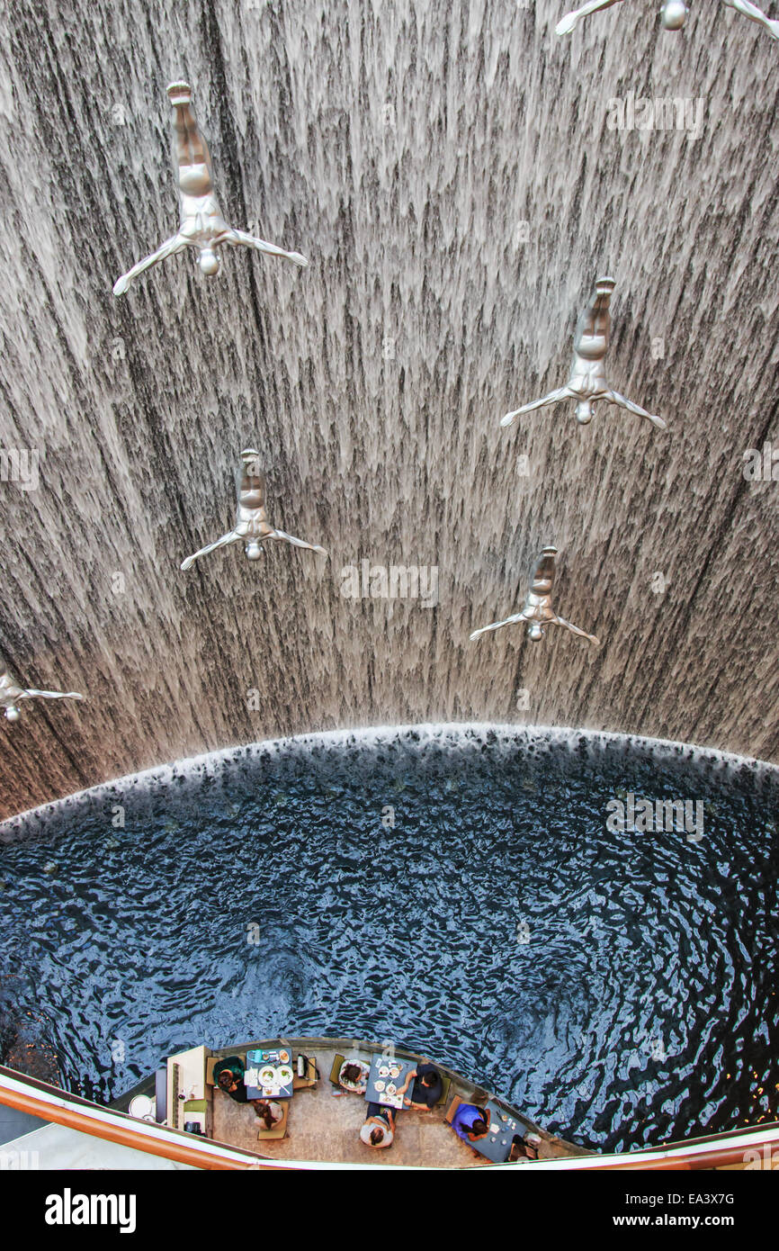 Waterfall in dubai mall hi-res stock photography and images - Alamy